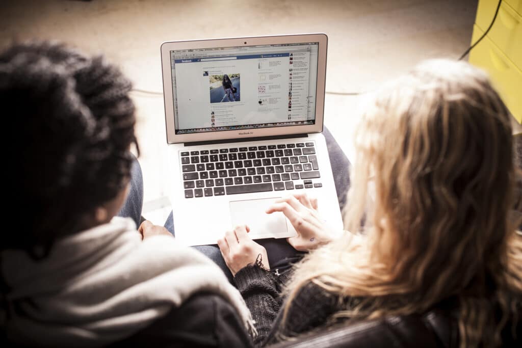 Mobbing på nett og mobil - Redd Barna